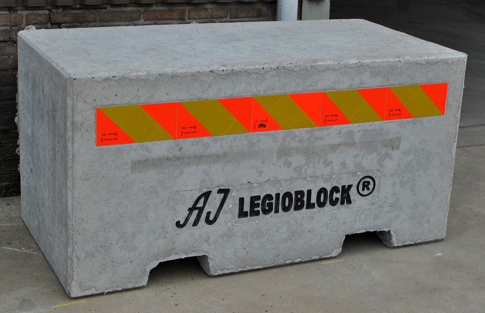 Betonblöcke als Anfahrschutz - Legioblock DE